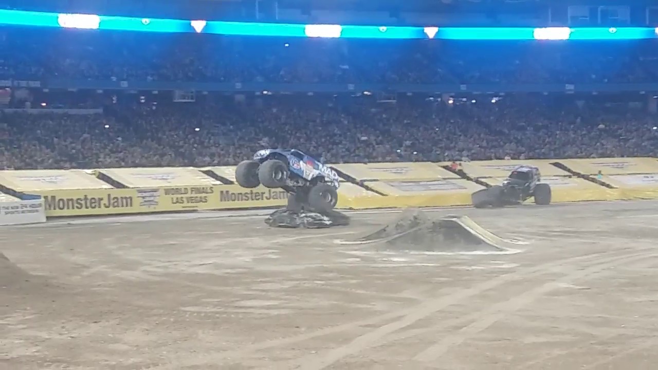 Monster Jam 2018 Toronto; Mad Scientist Freestyle - YouTube