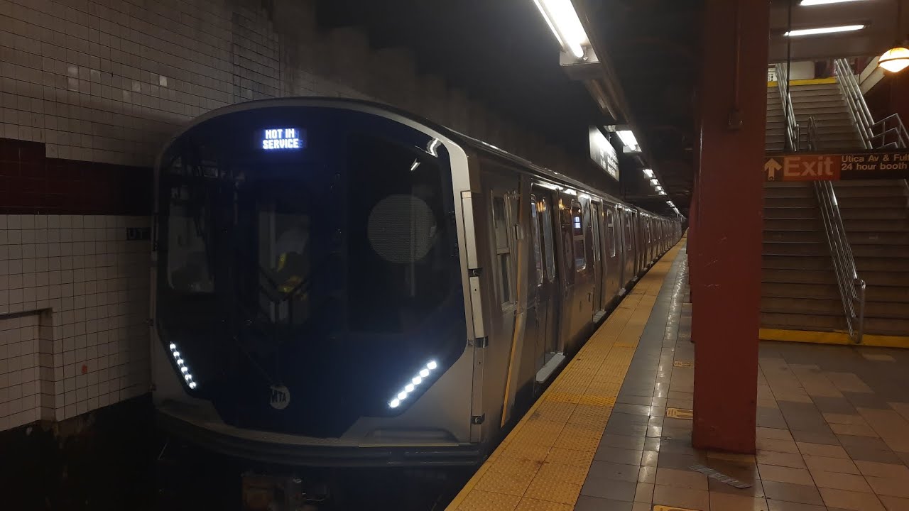 R211T Set 4050-4054 Soft Shell at Utica Avenue - YouTube