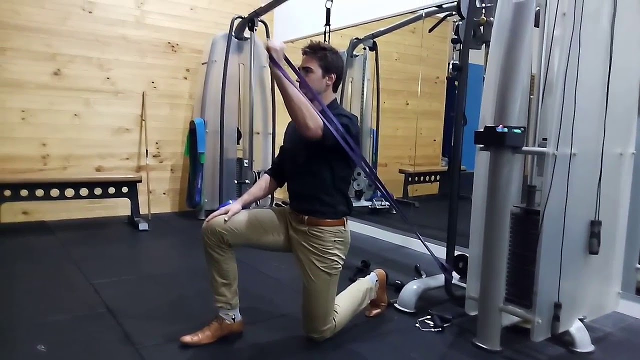 Half Kneeling Band Shoulder Press - YouTube