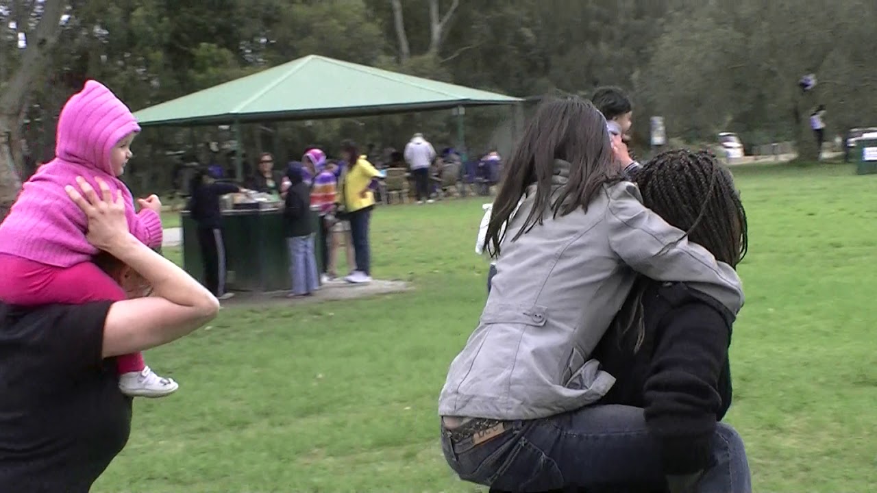 piggy back race - YouTube