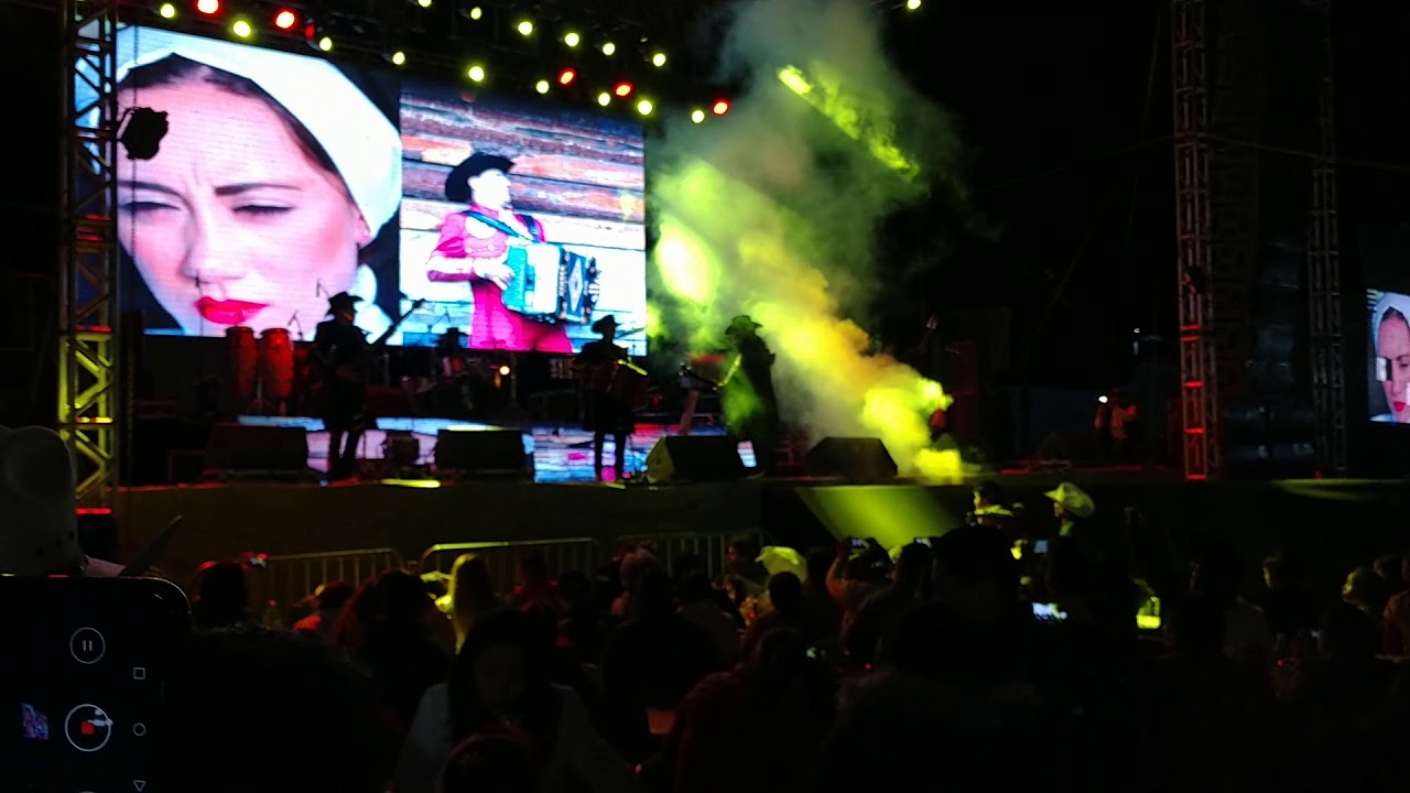 Exterminador las monjitas (EN VIVO) - YouTube