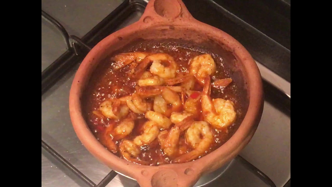 Crevettes Pil Pil (gambas al pil pil) - YouTube