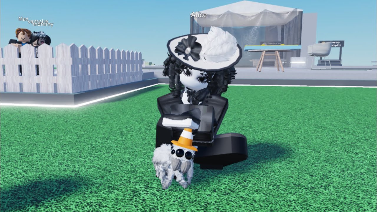 Wade the spiders day out(Roblox mic up) - YouTube