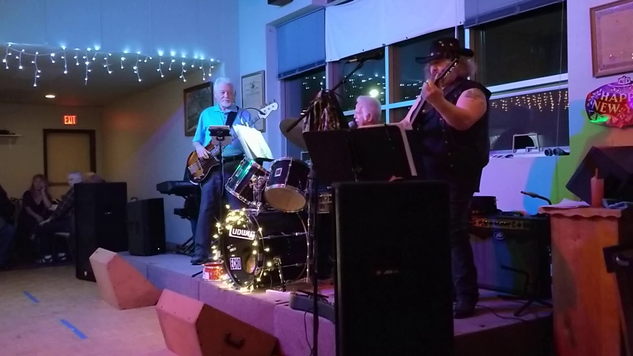 Dee Coburn & The Echo: Trying to Get to You - YouTube