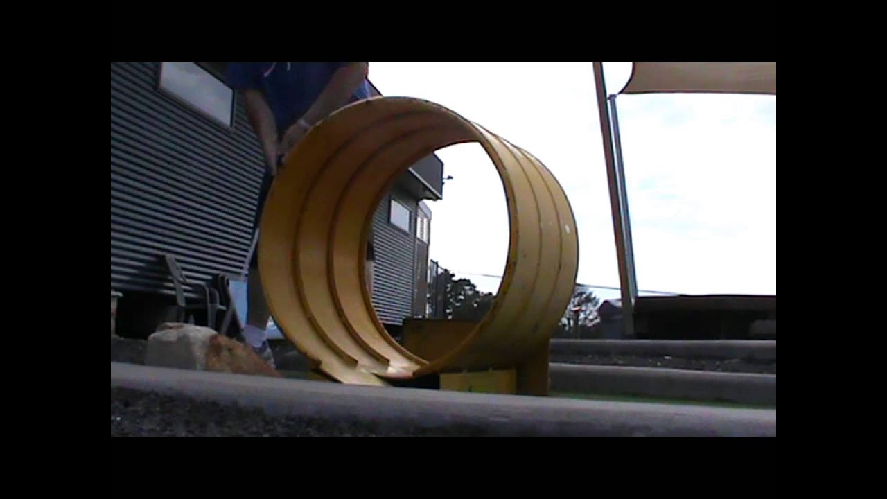 Helensburgh Mini Golf Loop de Loop Trick Shot - YouTube