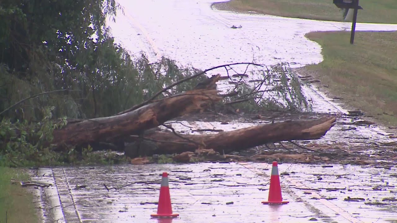 Thousands in suburbs without power after storms roll through Chicago ...