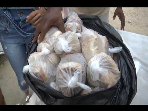 Así se elabora el pan en las comunidades garifunas de Travesía, Puerto ...