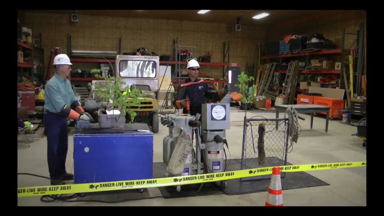 DTE Energy Demo: Proper Portable Generator Operation - YouTube