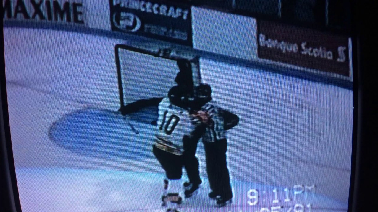 Mêlée Prédateurs Granby vs Tigres Victoriaville Saison 1995-1996 - YouTube