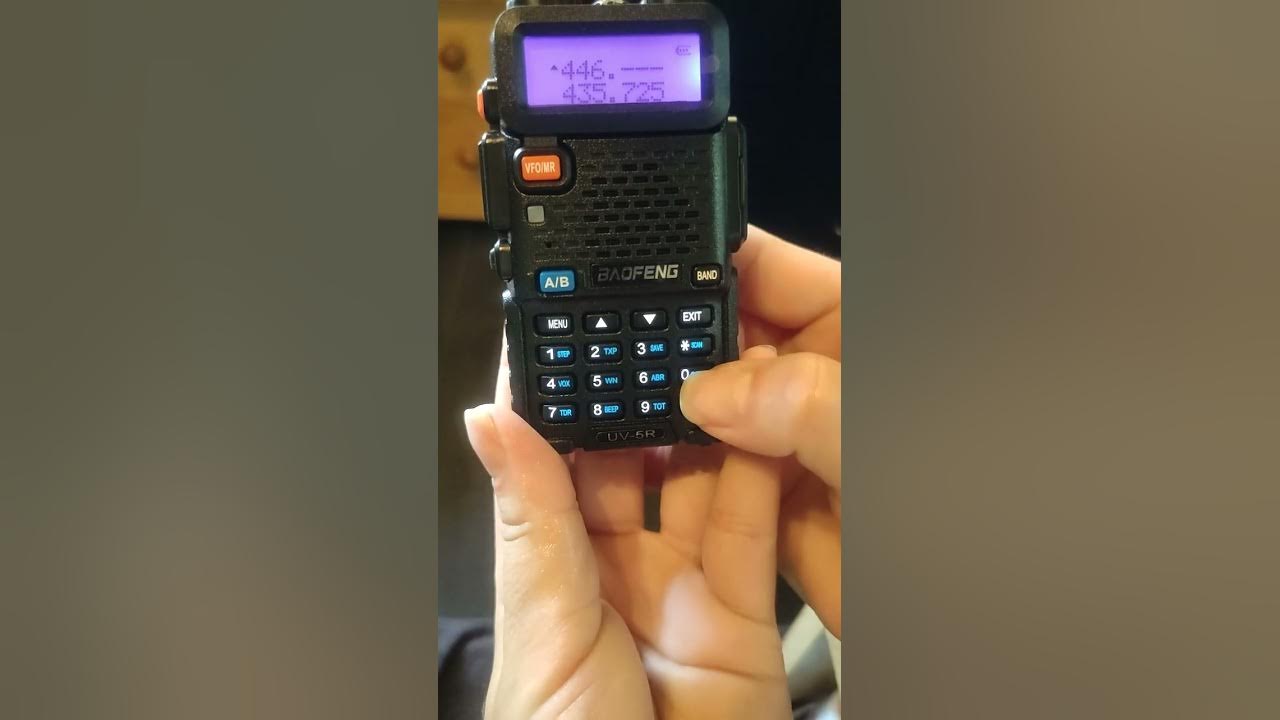 TUTO : baofeng UV-5r programmation (Reset, langue, canal) - YouTube