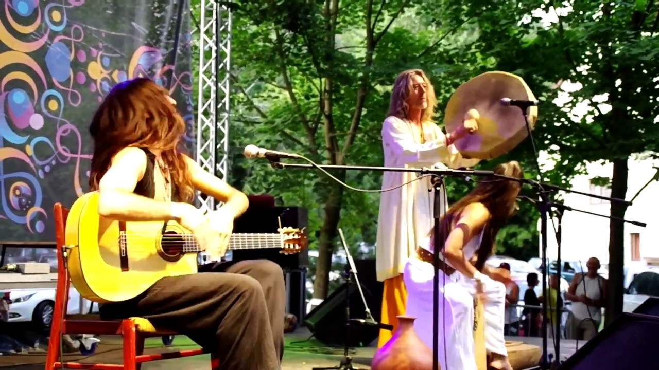 Istvan Sky - Estas Tonne - Réka Fodor - Power cut #estastonne #ambient ...