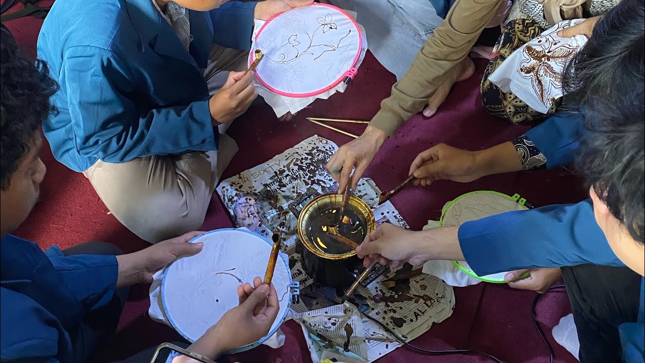 Field Study “Wisata Kampung Batik Okra Surabaya” Kelompok 1 PDB 69 #PDB ...