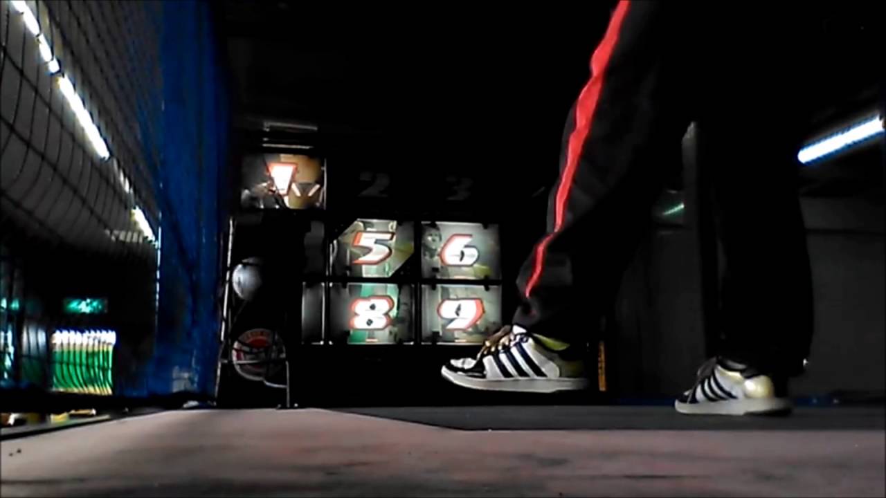 Popular game machine in Japan "kick target" Part 3 日本で人気のゲームコーナー「キック ...