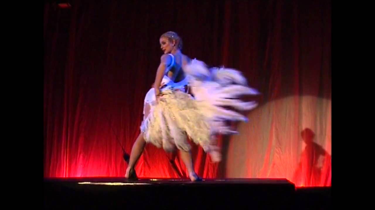 Twist Contortion Act - YouTube