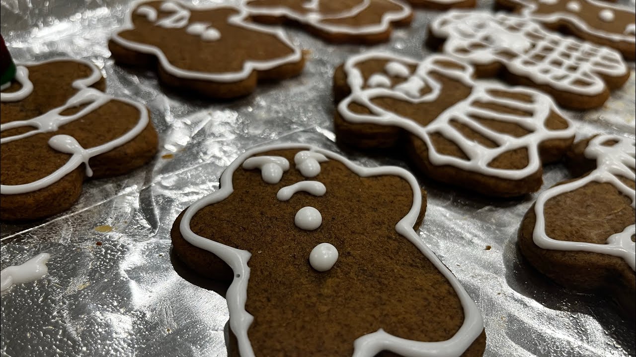 The best Gingerbread cookie recipe :-) - YouTube