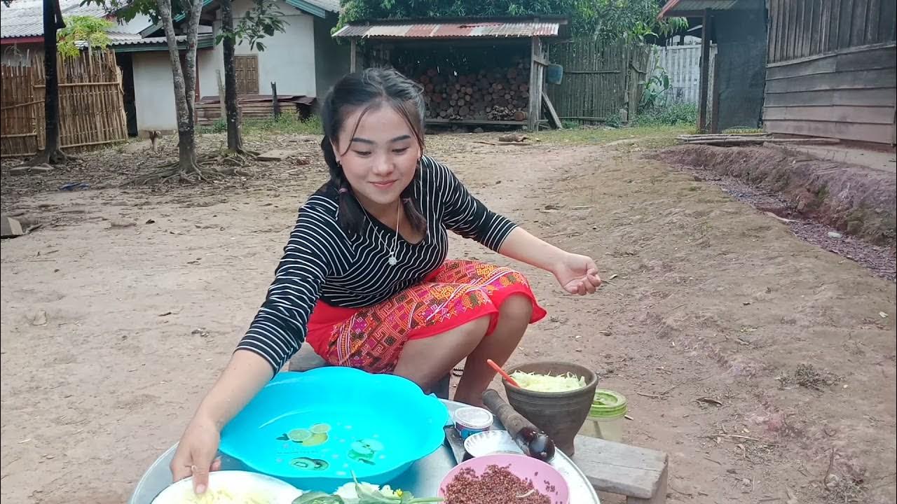 hnub no kuv tu niam hlua tuaj tuav qaub taub ntoo rau peb noj nawb 18/12/21 - YouTube