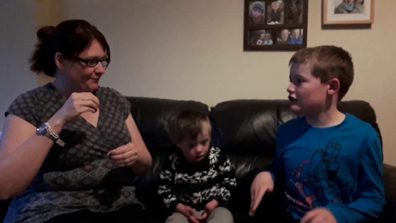 Makaton sign for bubbles - YouTube