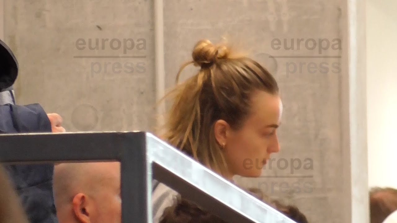 Pablo Urdangarin, arropado por su mayor fan, Johanna Zott - YouTube