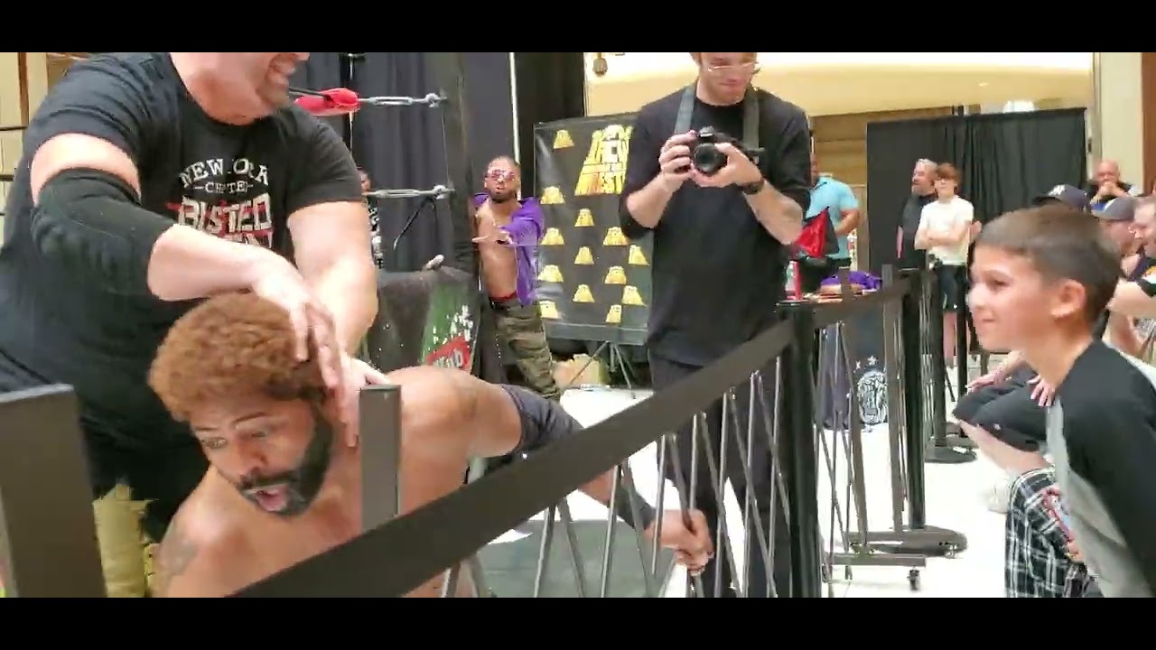 Dan DeMan w/Stan Michael v Tommy Dreamer - YouTube