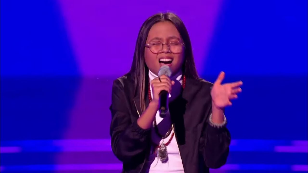 The Voice UK 2022 | Rain Castillo - Simmer | Blind Auditions - YouTube