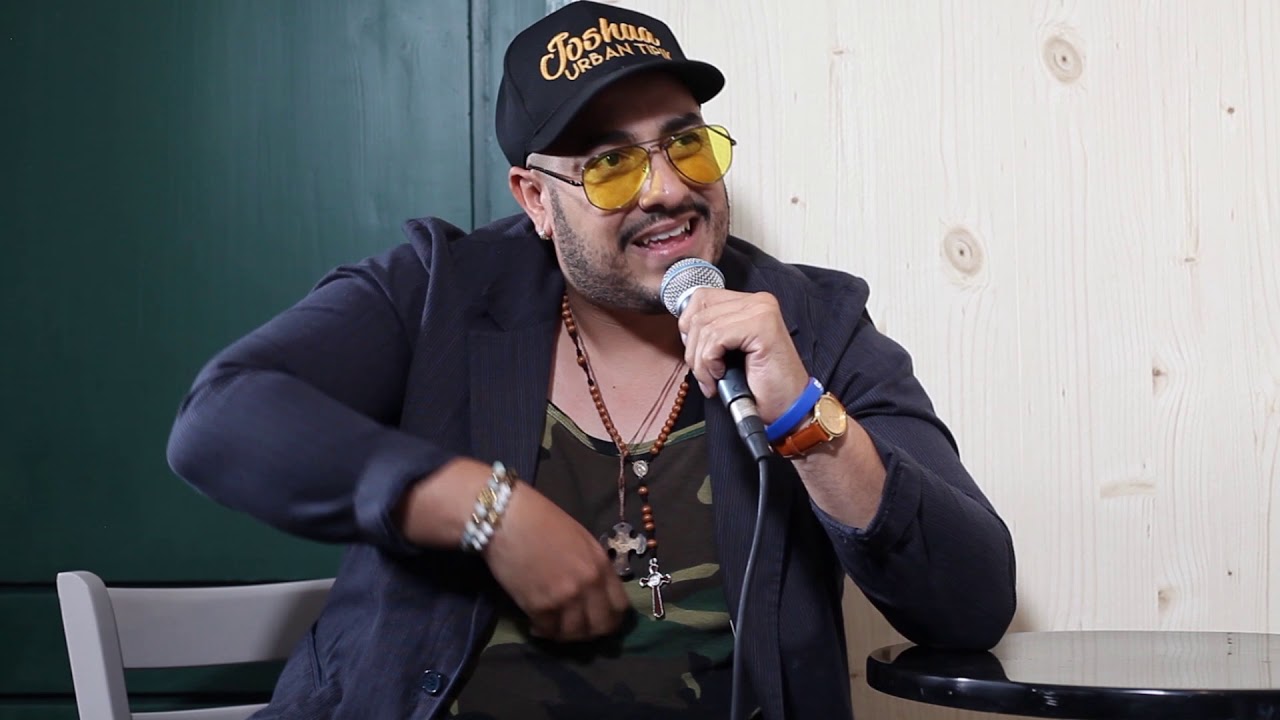 Exclusiva con JOSHUA URBAN TIPIK - YouTube