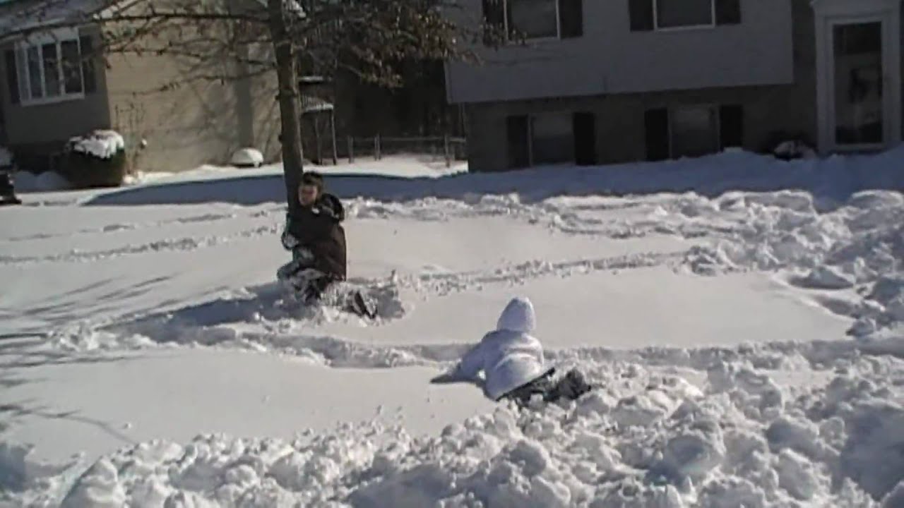 Braelyn playing in the snow after Blizzard 2010 - YouTube