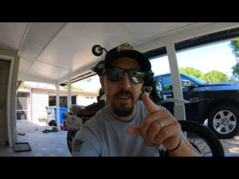Unit Garage windscreen Triumph 1200 XE install - YouTube
