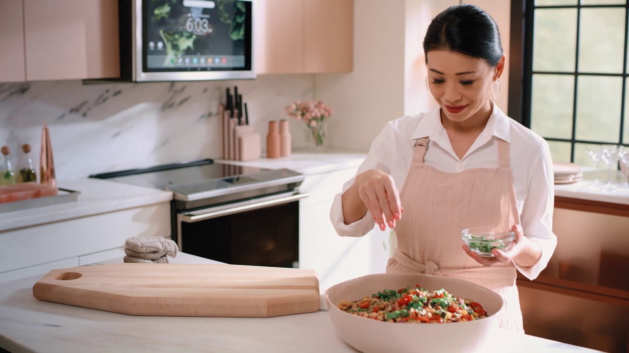 Cooking with the Café Range and Kitchen Hub Pair - YouTube