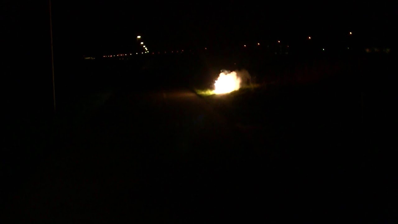 Vuurwerk 3 Inch Titanium Salute Kerst Special HD. - YouTube