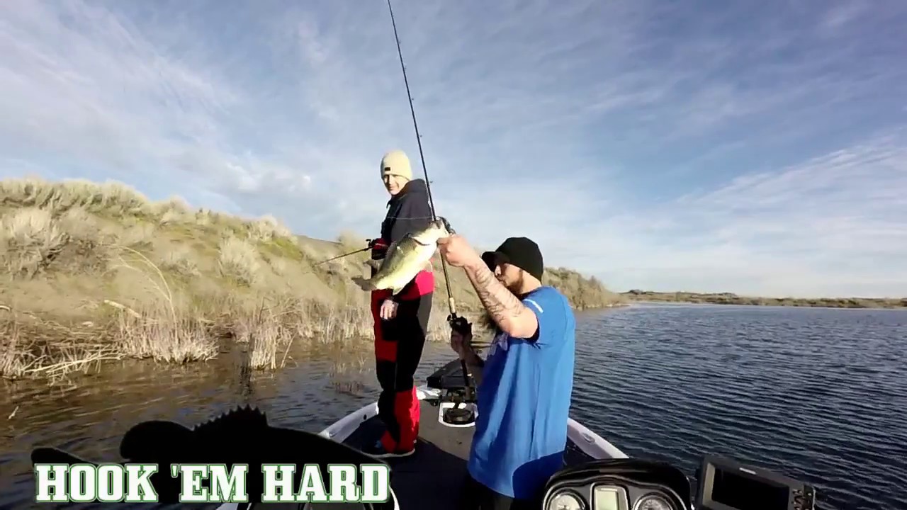 Potholes Reservoir Bass Fishing "4/22/17" - YouTube