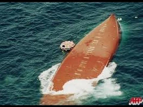 Naufragio del "Le Joola", Gambia / The Shipwreck of the "Le Joola" in ...