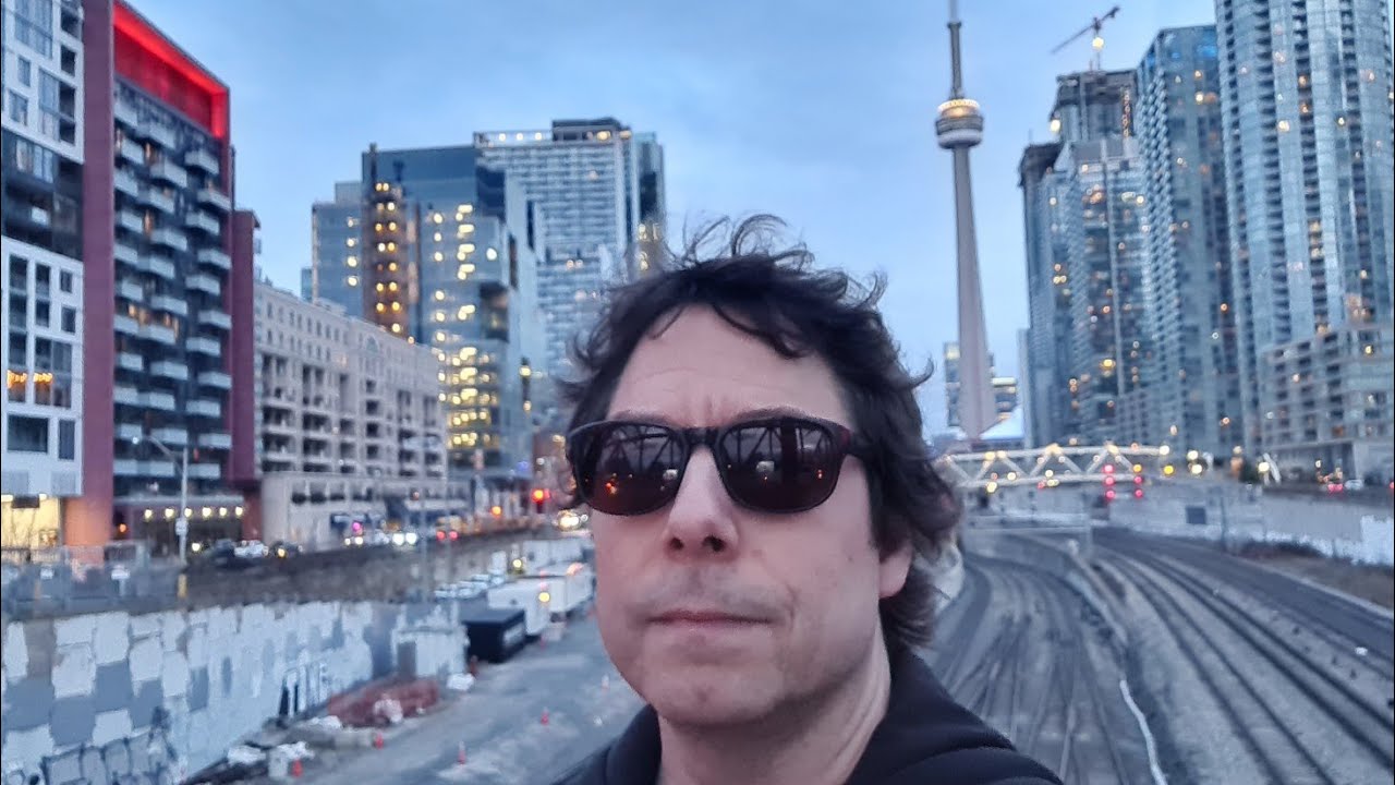 Toronto LIVE: Exploring The City As The Sun Sets On Sunday Evening ...