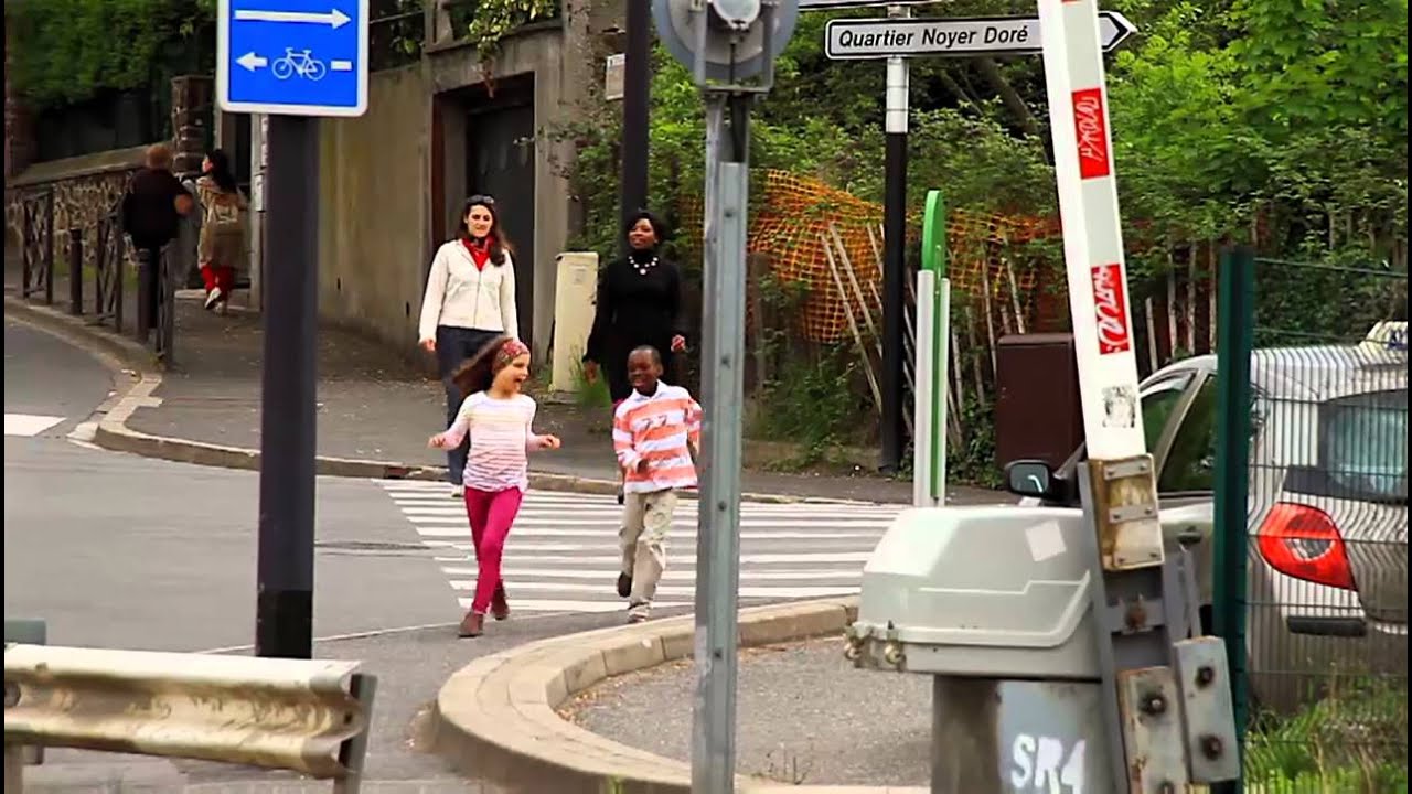 Act safely at level crossings ILCAD 2012 in French - YouTube