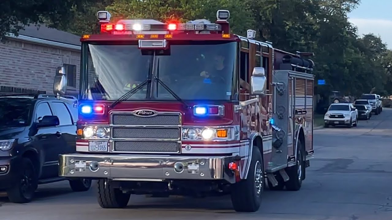 Boerne Fire Department Engine 40 Code 2 Response - YouTube