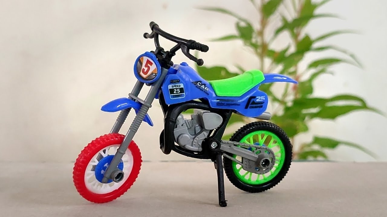 mencari & merakit mainan motor trail mini keren - YouTube