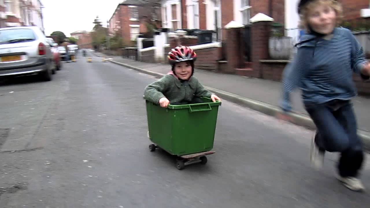Bin racing hits the UK - YouTube