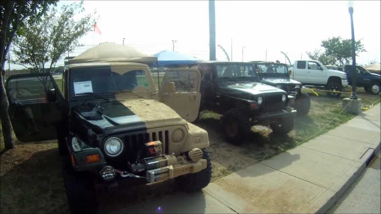 Half clean Jeep - YouTube