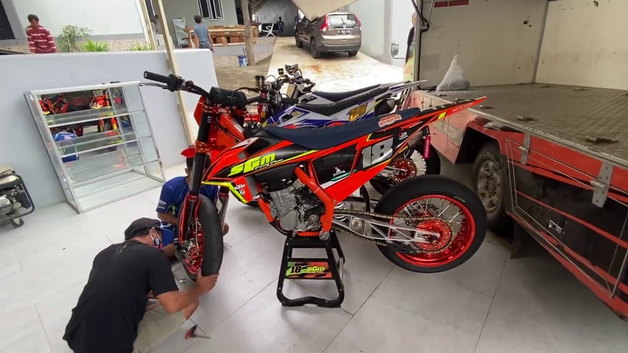 My garage SGM Racing Team Bandung - YouTube