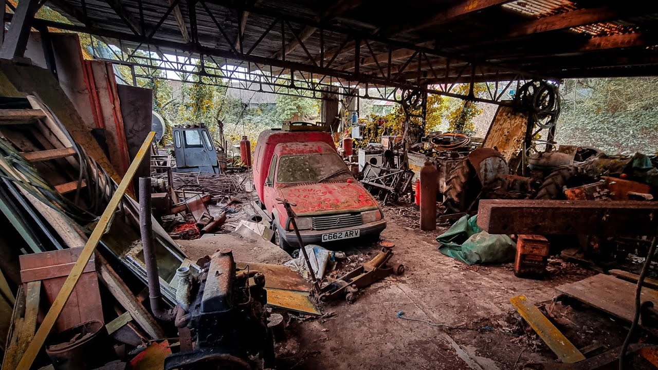 UNBELIEVABLE Collection Of RARE Cars! BARNFIND With A Difference ...