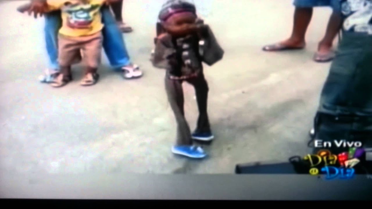 El Teque Teque hecho por una Marioneta ... - YouTube