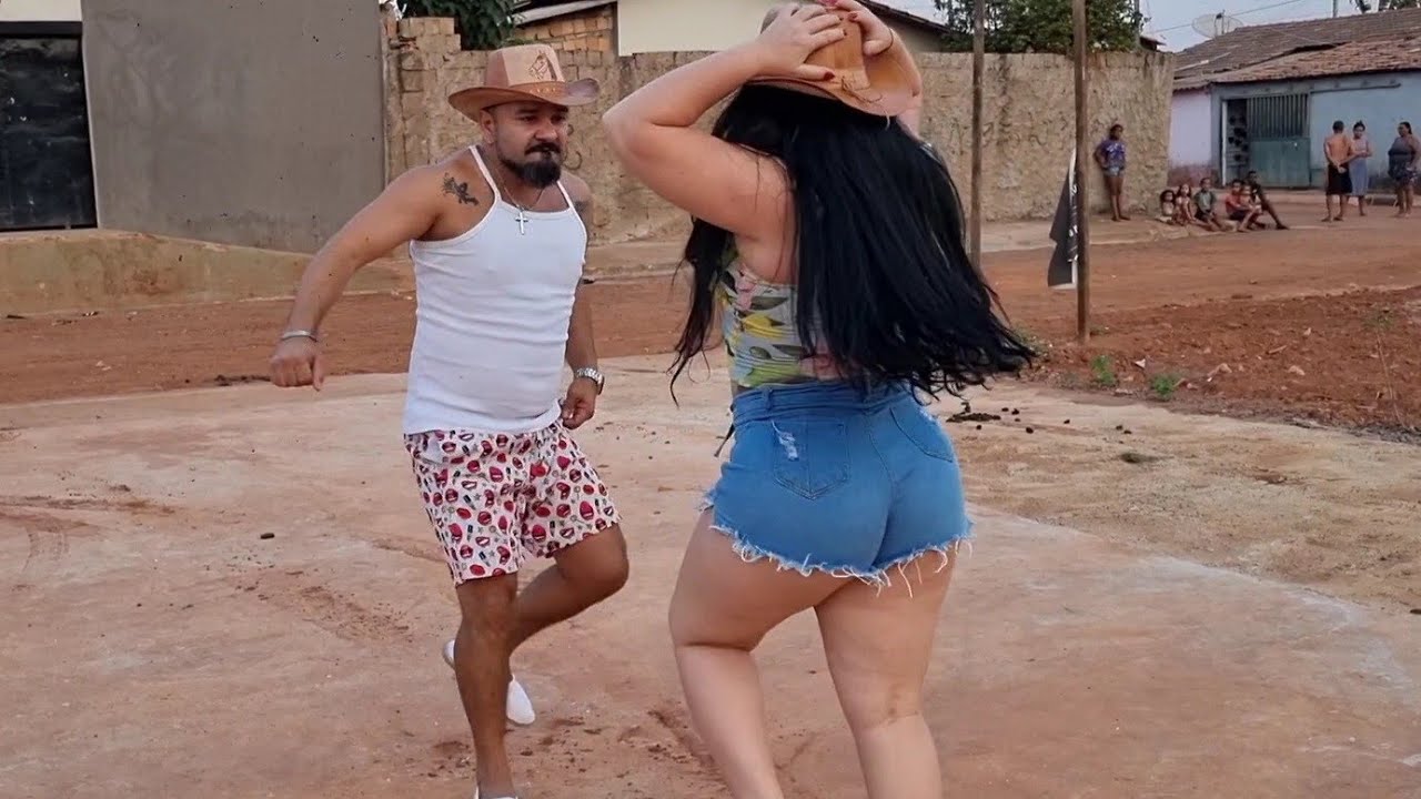 CRISTALZINHA E JEFFIN NO PISEIRO É - YouTube