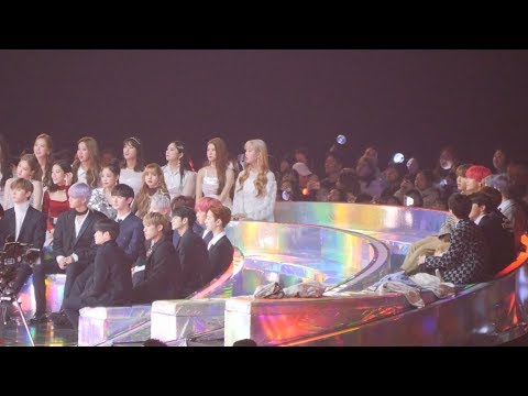 181201 블랙핑크(BLACKPINK),방탄소년단(BTS),워너원,모모랜드, - 홍진영 잘가라 무대 Reaction [4K]  직캠 by Mera