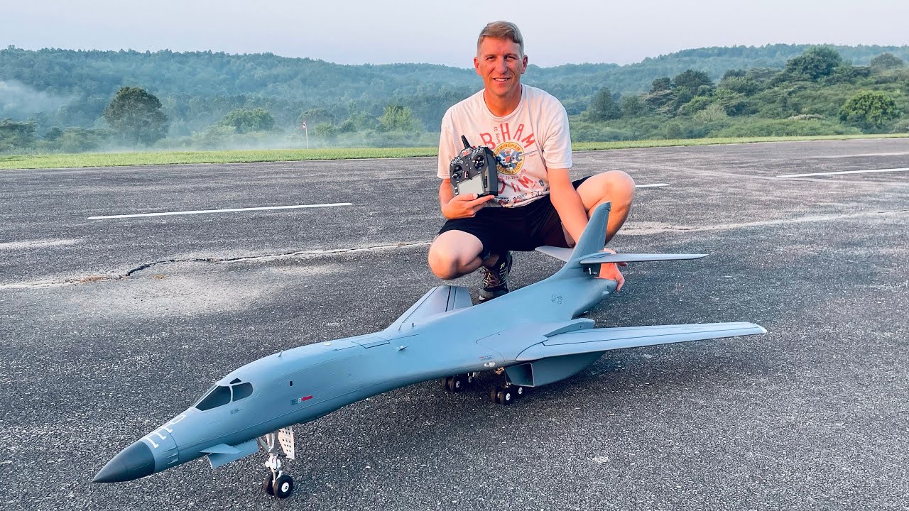 Xfly B-1 Lancer ‘Bone’ - Second flight - YouTube