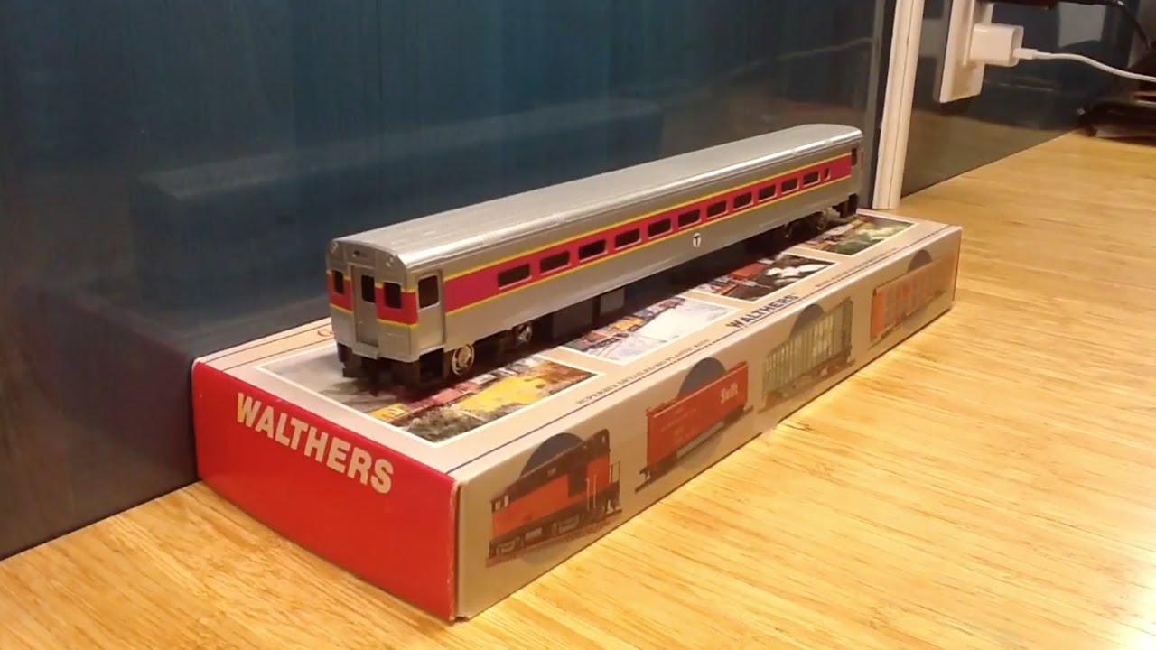 HO scale MBTA Horizon Cab Car - YouTube