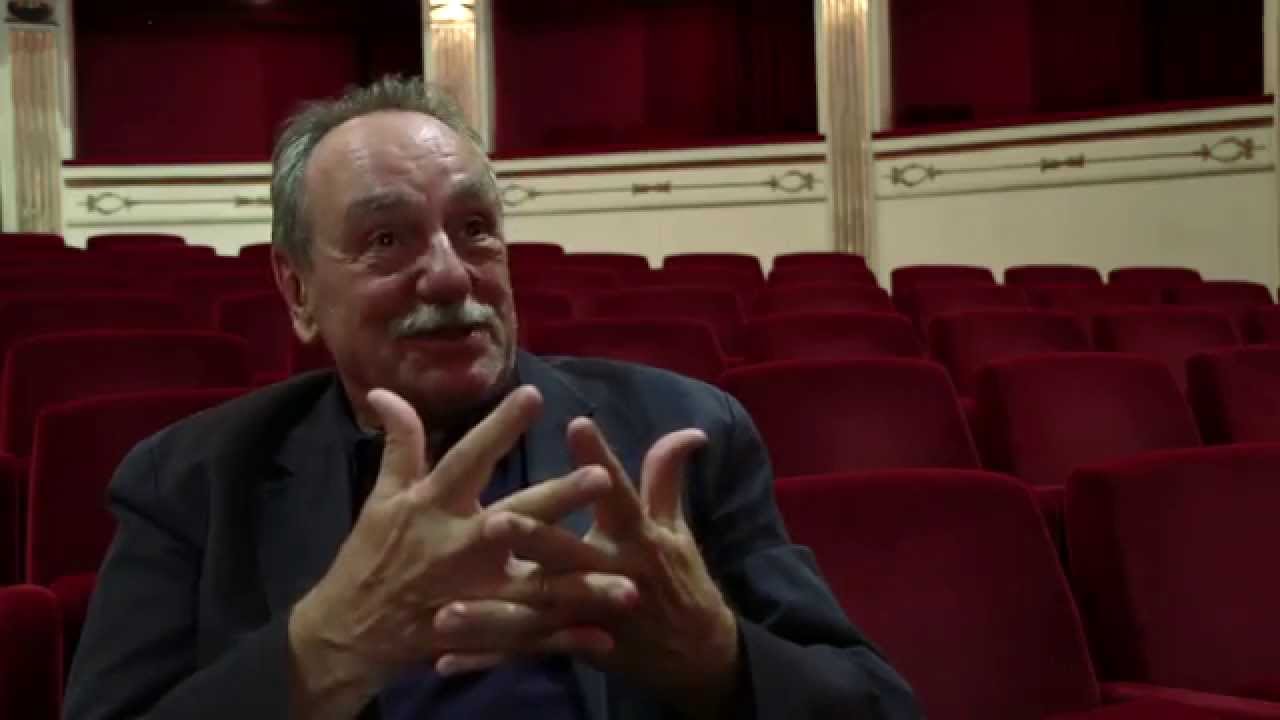 Luca De Filippo racconta la Scuola del Teatro Stabile di Napoli - YouTube