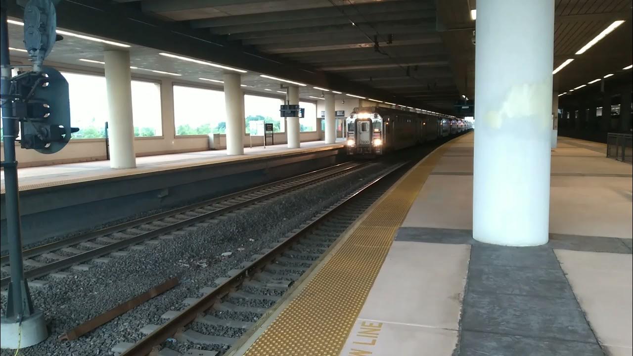 Secaucus Junction Upper Level - YouTube