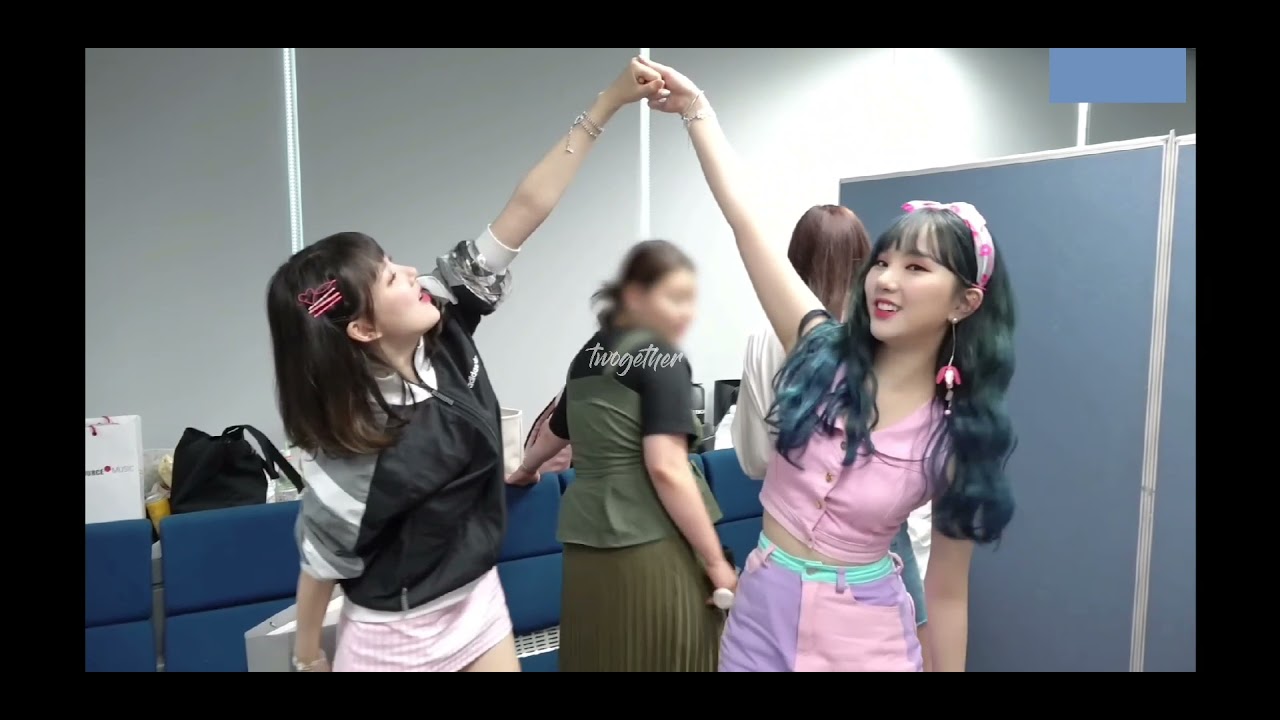 Gfriend SinB and her crying babies Eunha Yerin - YouTube