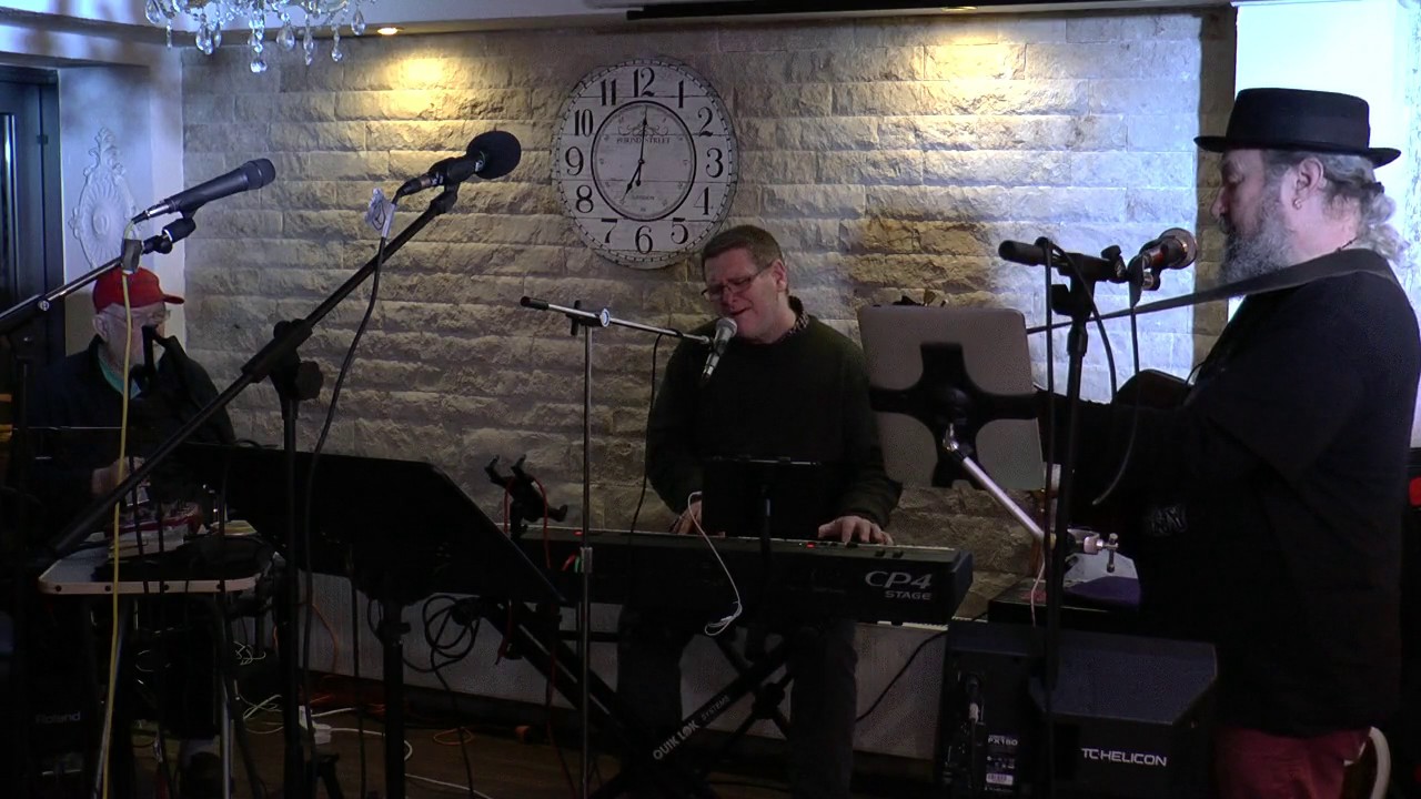 Hellig Melson -Miss Riddle (cover) - YouTube