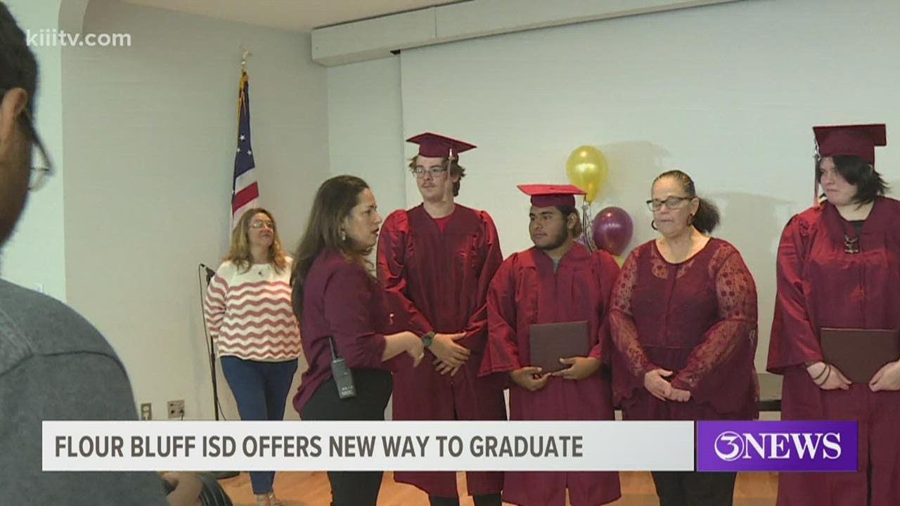 Flour Bluff ISD offers students a new way to walk the stage - YouTube