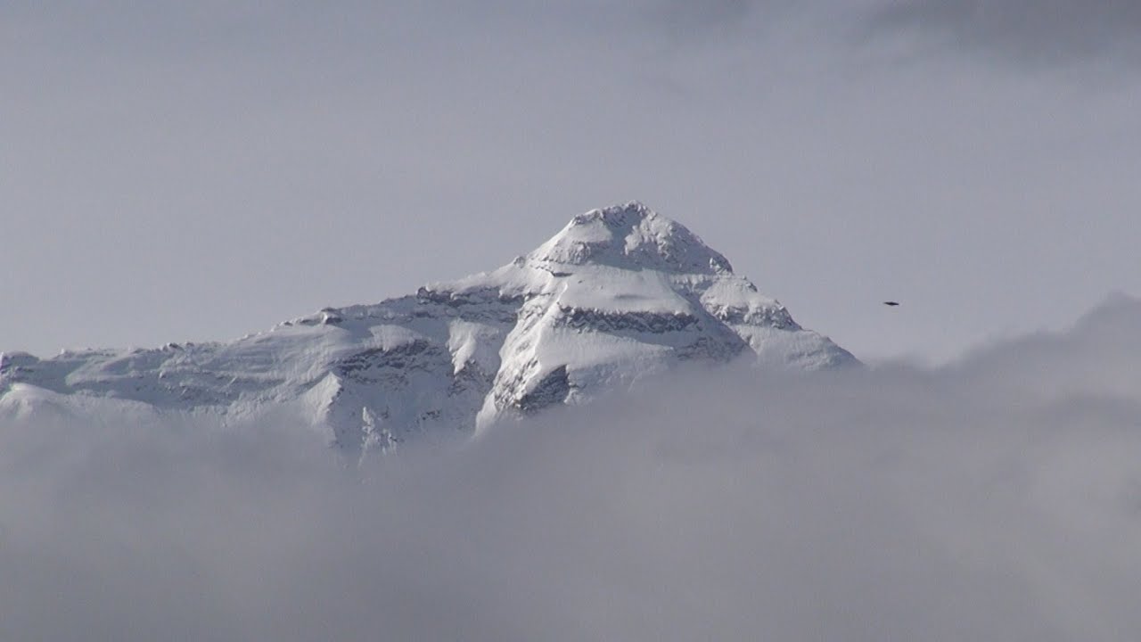 TIBET28 - Mt Everest, the highest place on earth appear before our eyes ...
